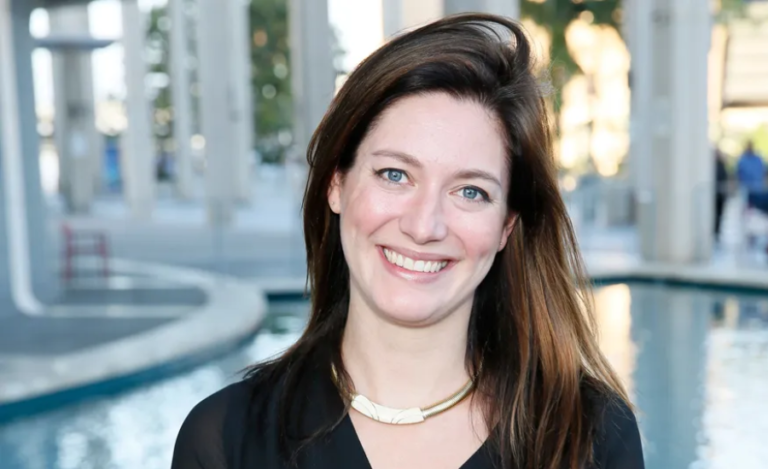 Zoe Perry Husband: A Look Into The Life Of Gab Taraboulsy|Vents Point